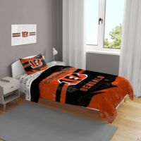 Pegasus Sports Cincinnati Bengals 4-Piece Twin Bedding Set | Dick's ...