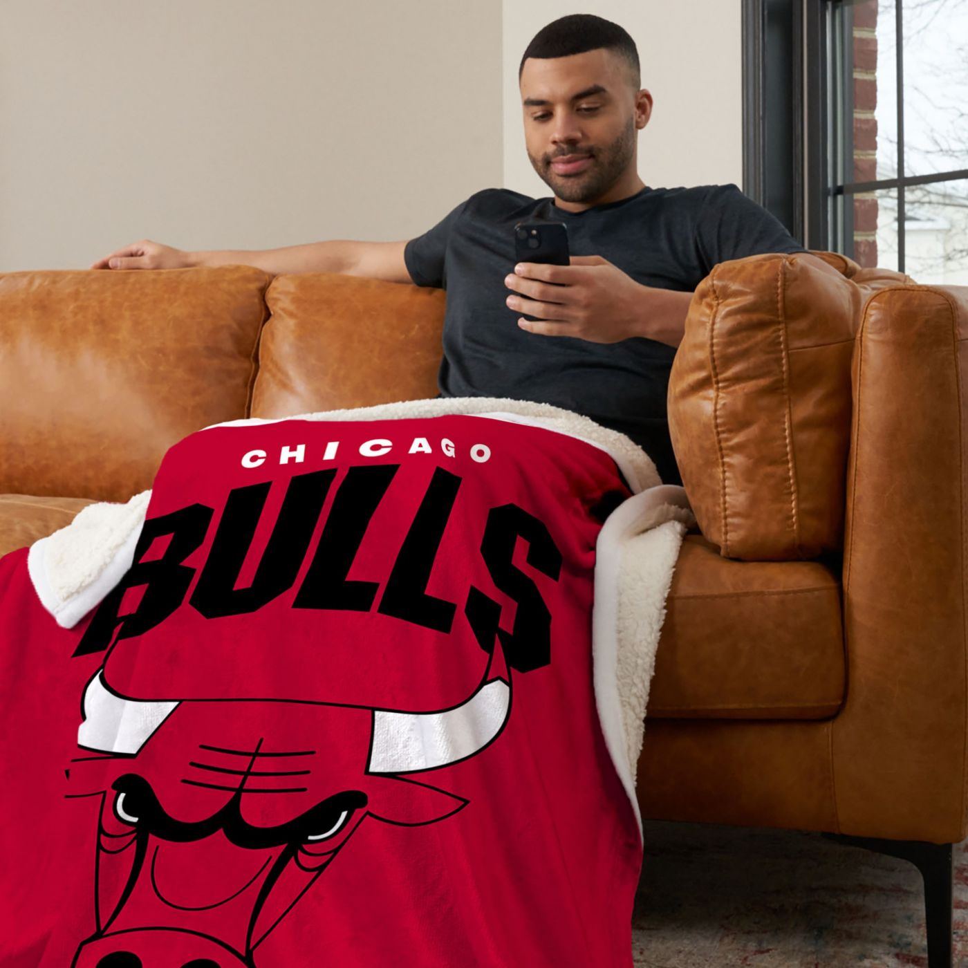 TheNorthwest Chicago Bulls Silk Touch Sherpa Blanket | Dick's Sporting ...