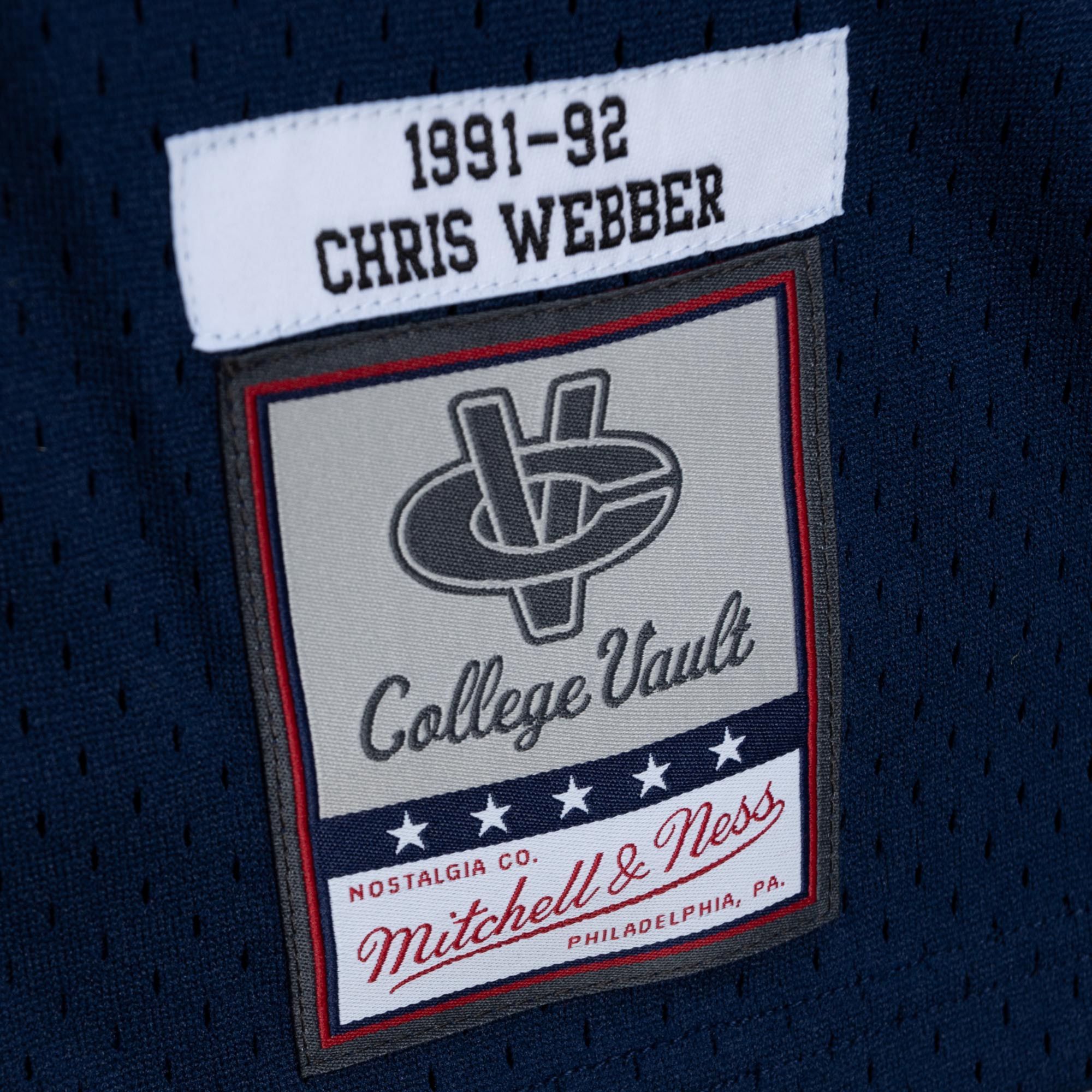 Mitchell & Ness Men's Michigan Wolverines Chris Webber #4 Blue 1991-92 ...