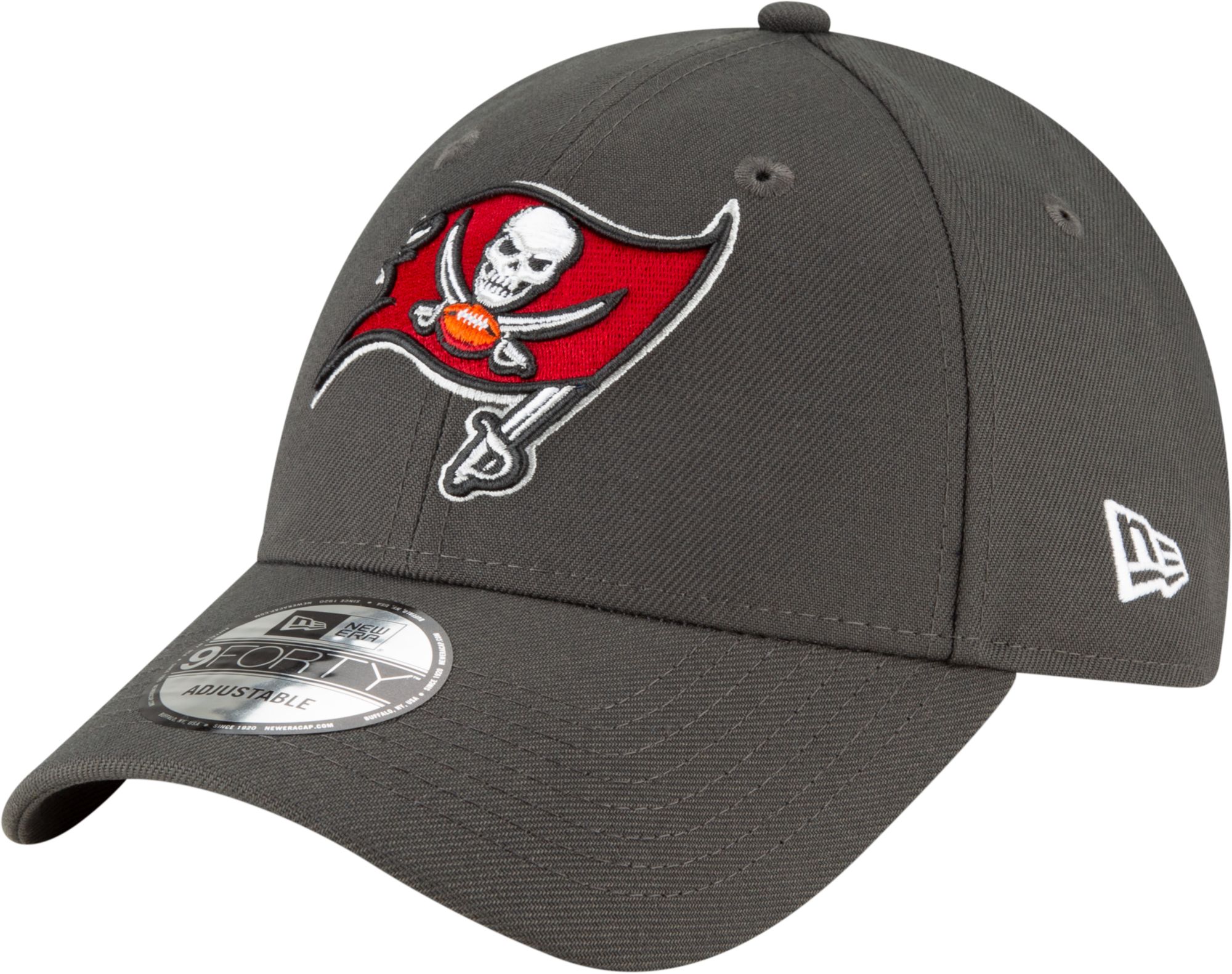 Tampa Bay Buccaneers Apparel & Gear | In-Store Pickup Available at DICK'S